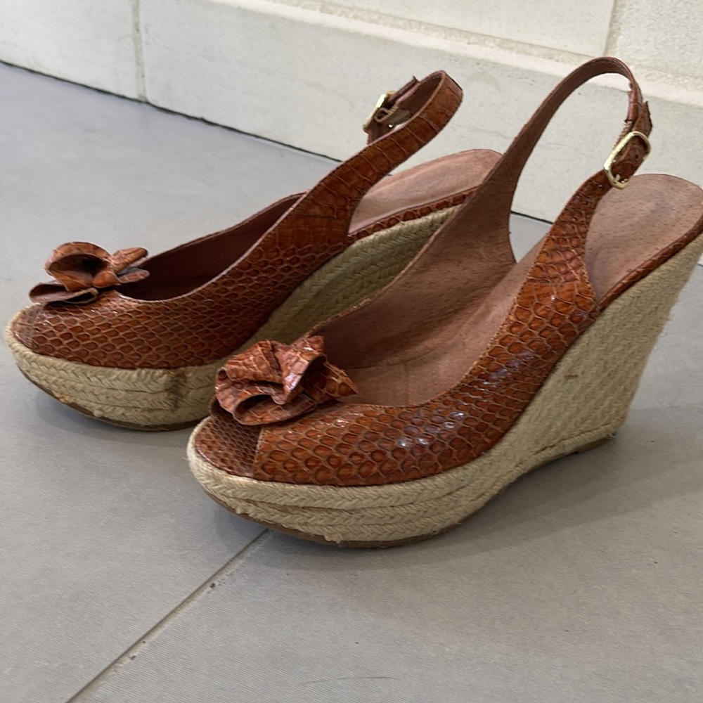Tan Snake Skin Wedges - Gem
